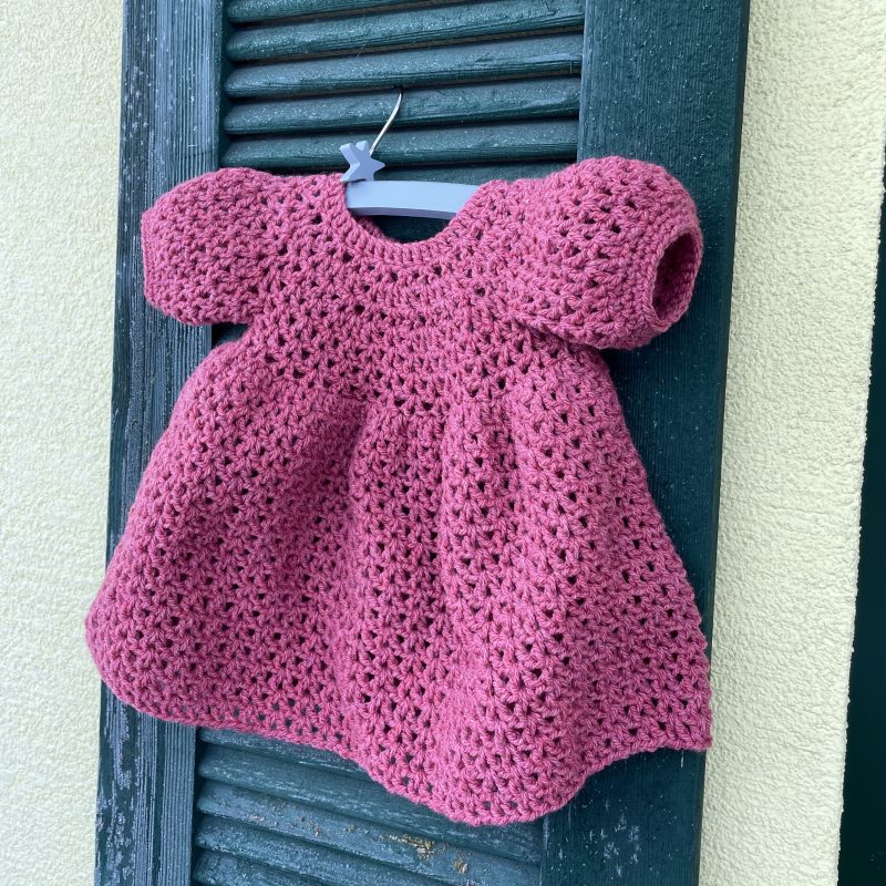 Crochet pattern baby dress Raspberry – Frisian knitting